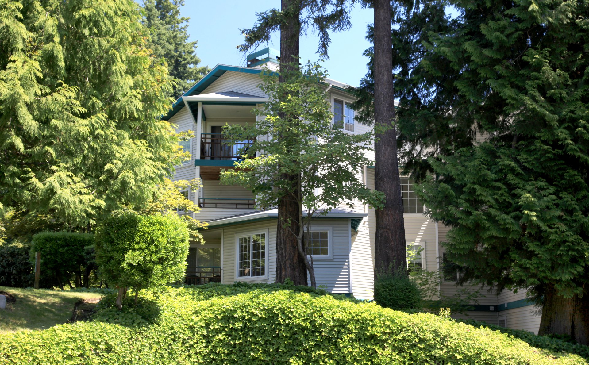 9200 Redmond Place - Apartment Living in Redmond, WA