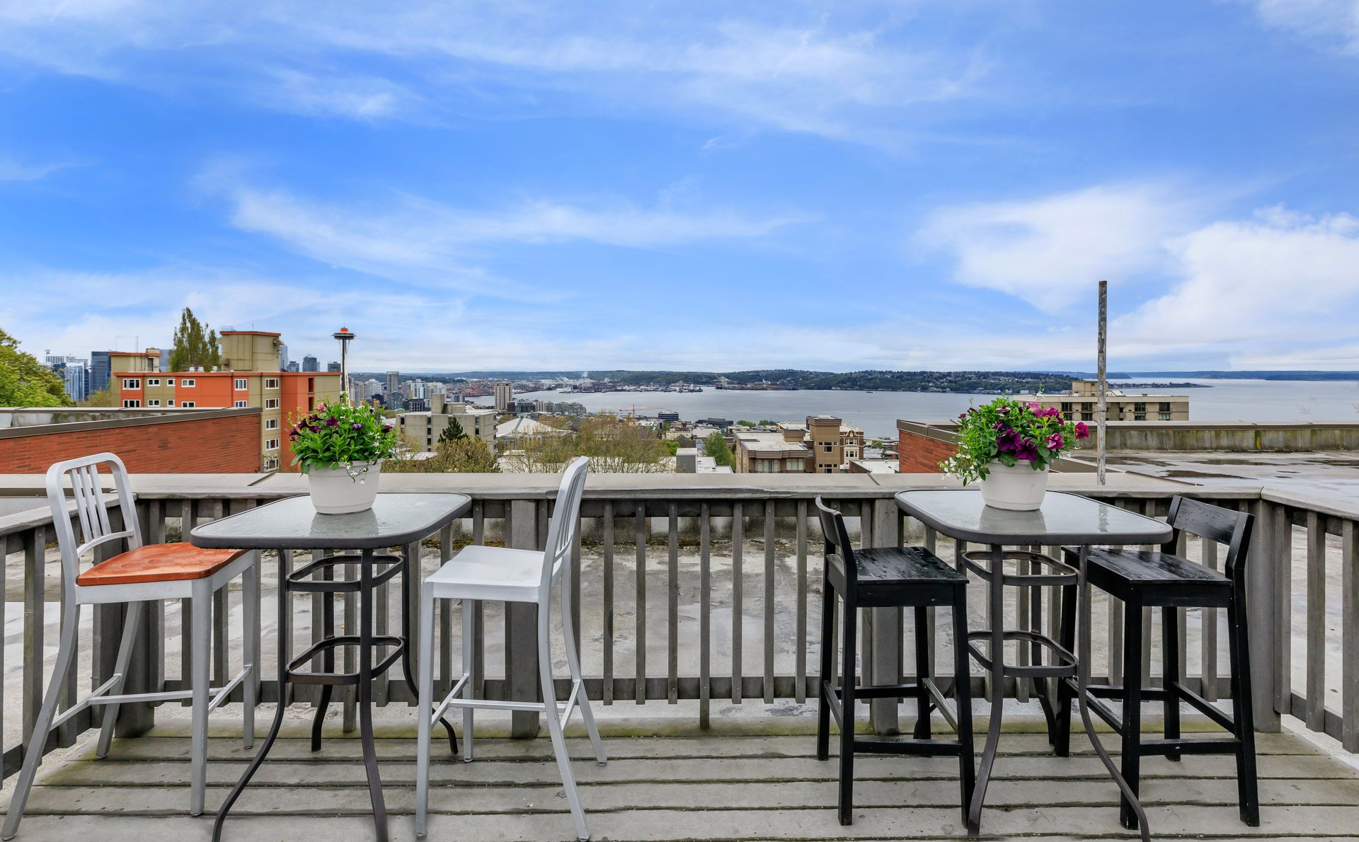 The Q Apartments - Apartment Living in Seattle, WA