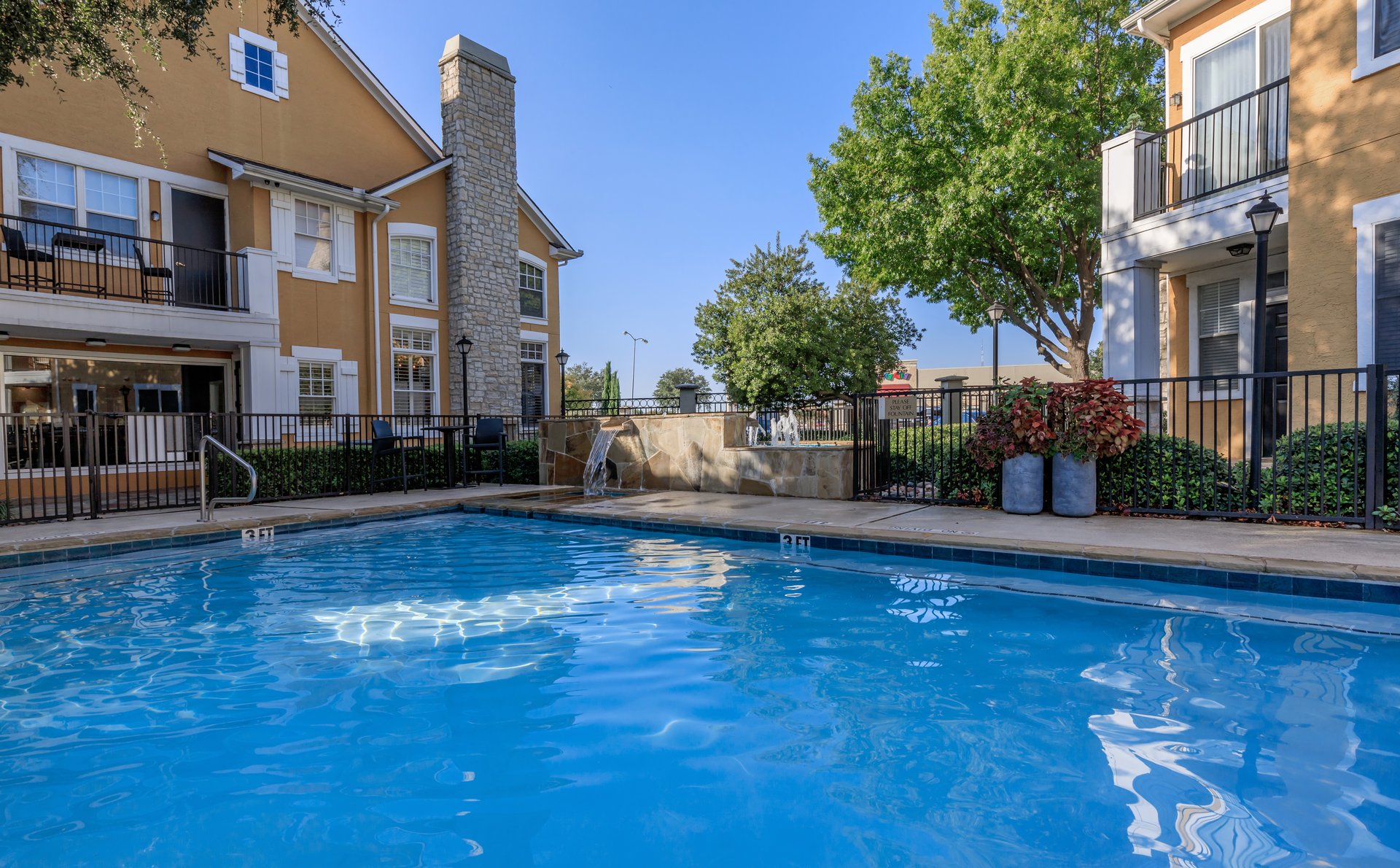 Lakepointe Residences - Apartment Living in Lewisville, TX