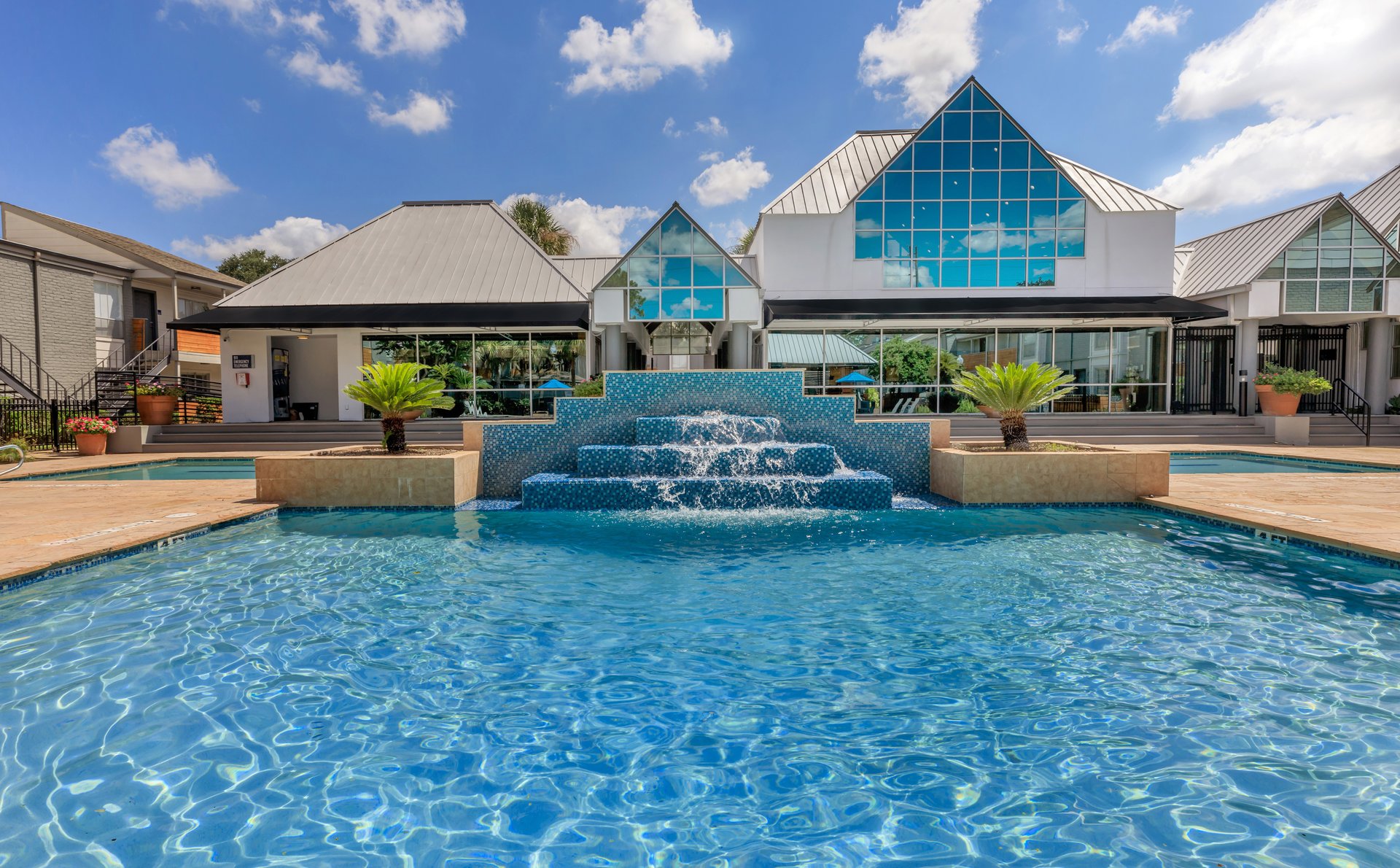 Turtle Pointe - Apartment Living in Houston, TX