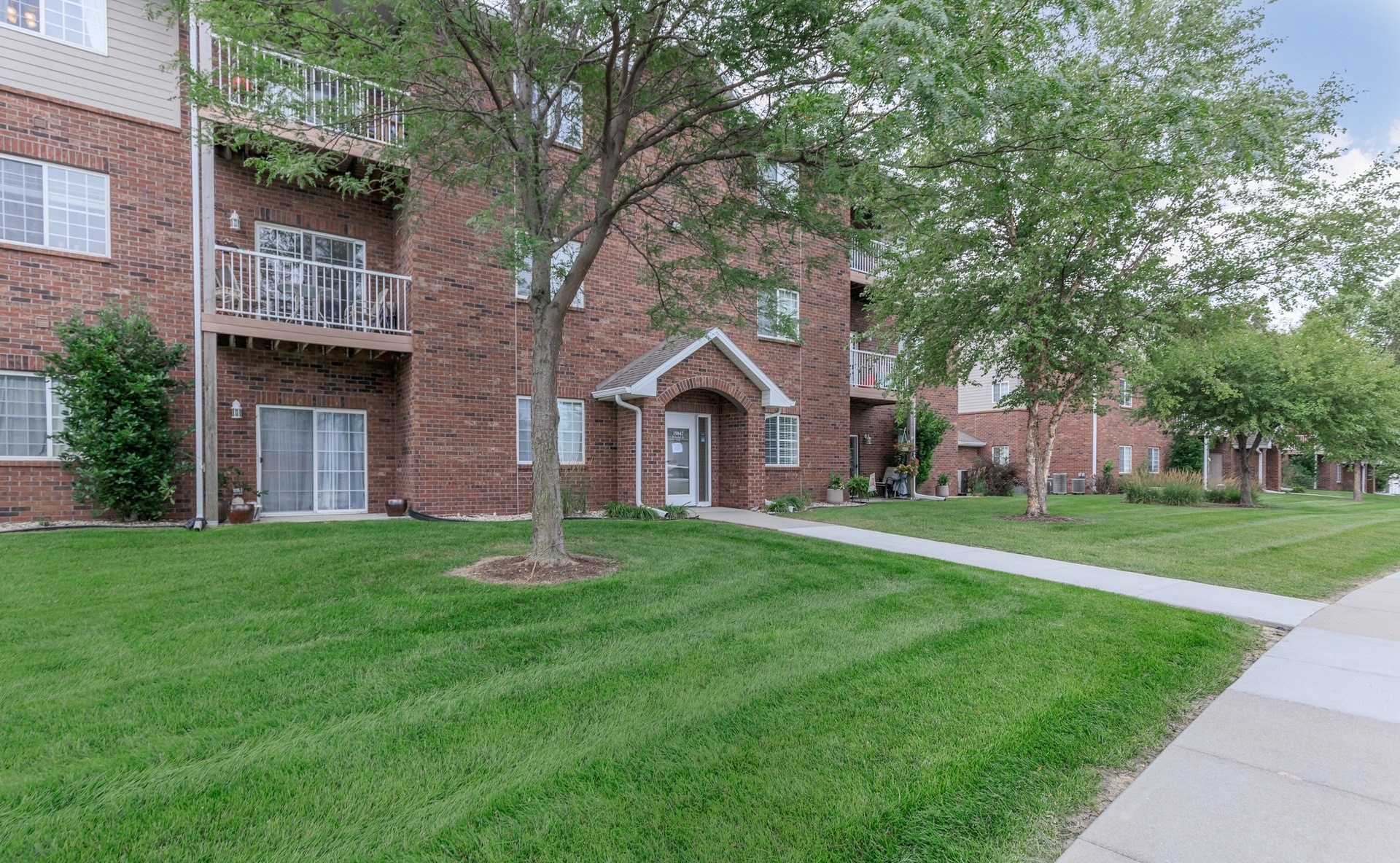 Springhill Ridge - Apartment Living in Omaha, NE